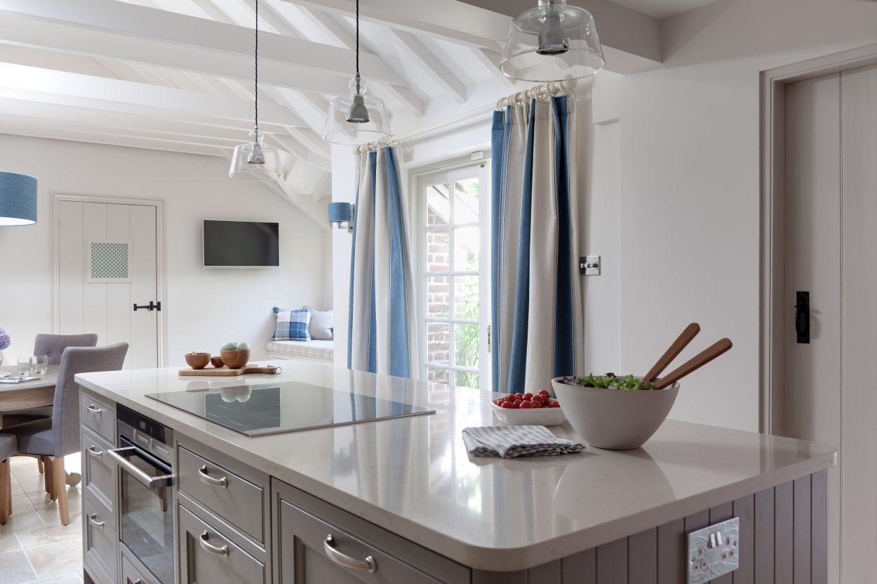 White In-Frame Kitchen with Island - Jones Britain